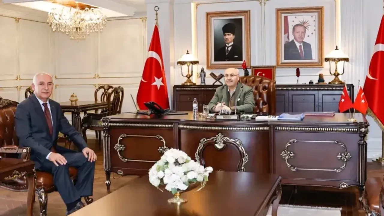 Mehmet Ata Erpolat Göreve Başladı: Vali Köşger’i Ziyaret Etti - Son ...